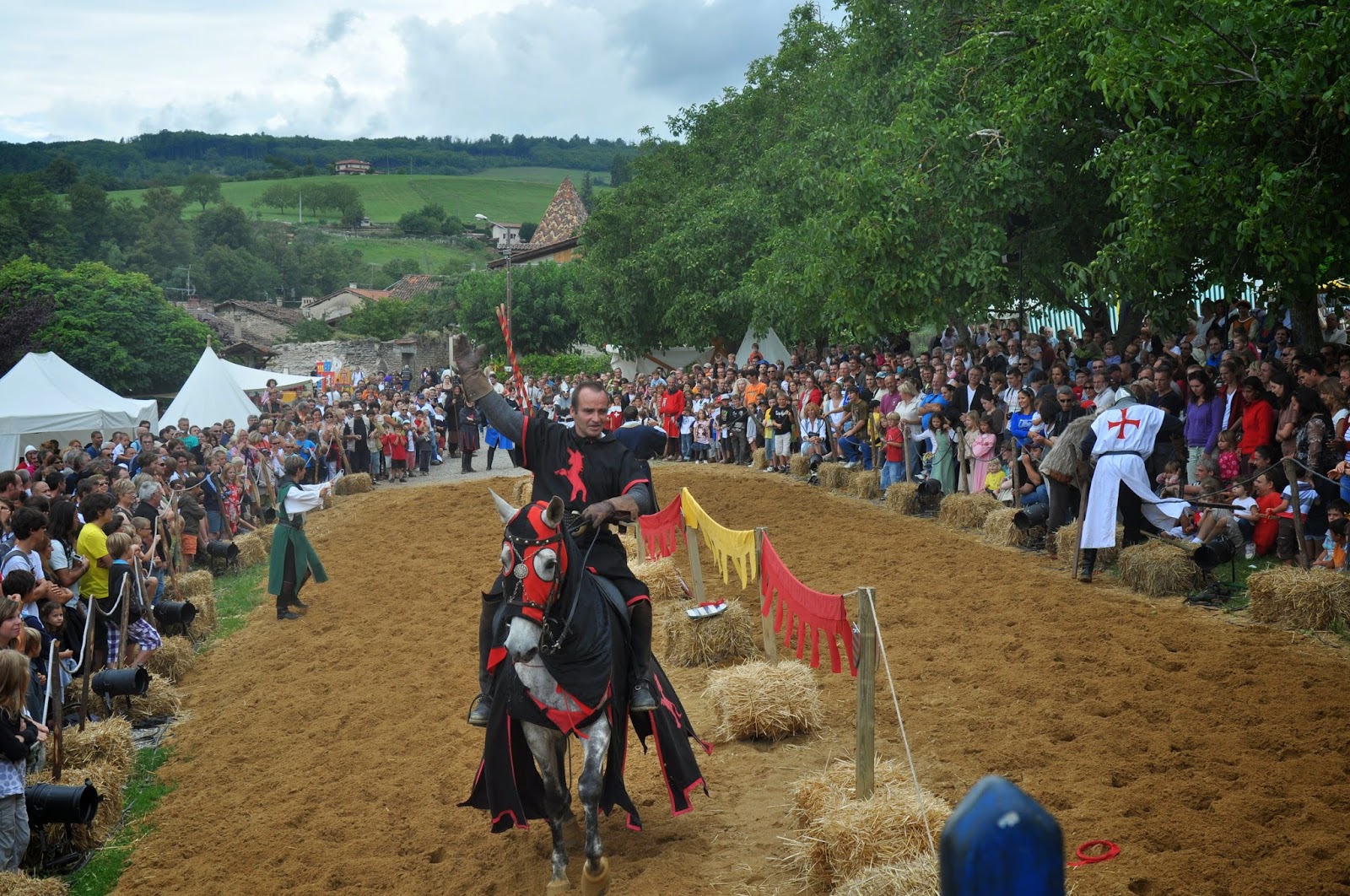 Grande fête médiévale = Saint Antoine en moyen-âge : Retour d'Orient ...