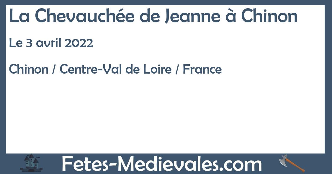 La Chevauchée de Jeanne à Chinon sur le portail médiéval